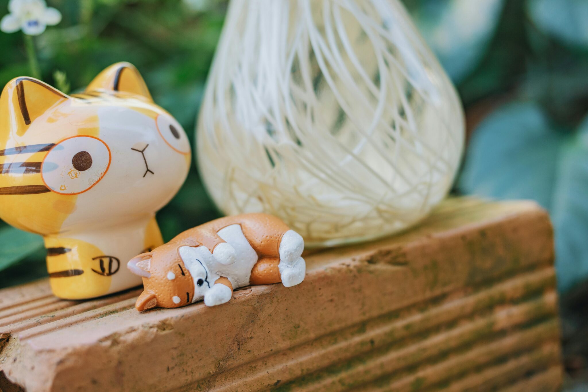 Animal Glue Explained: Uses, Benefits & Safety Precautions